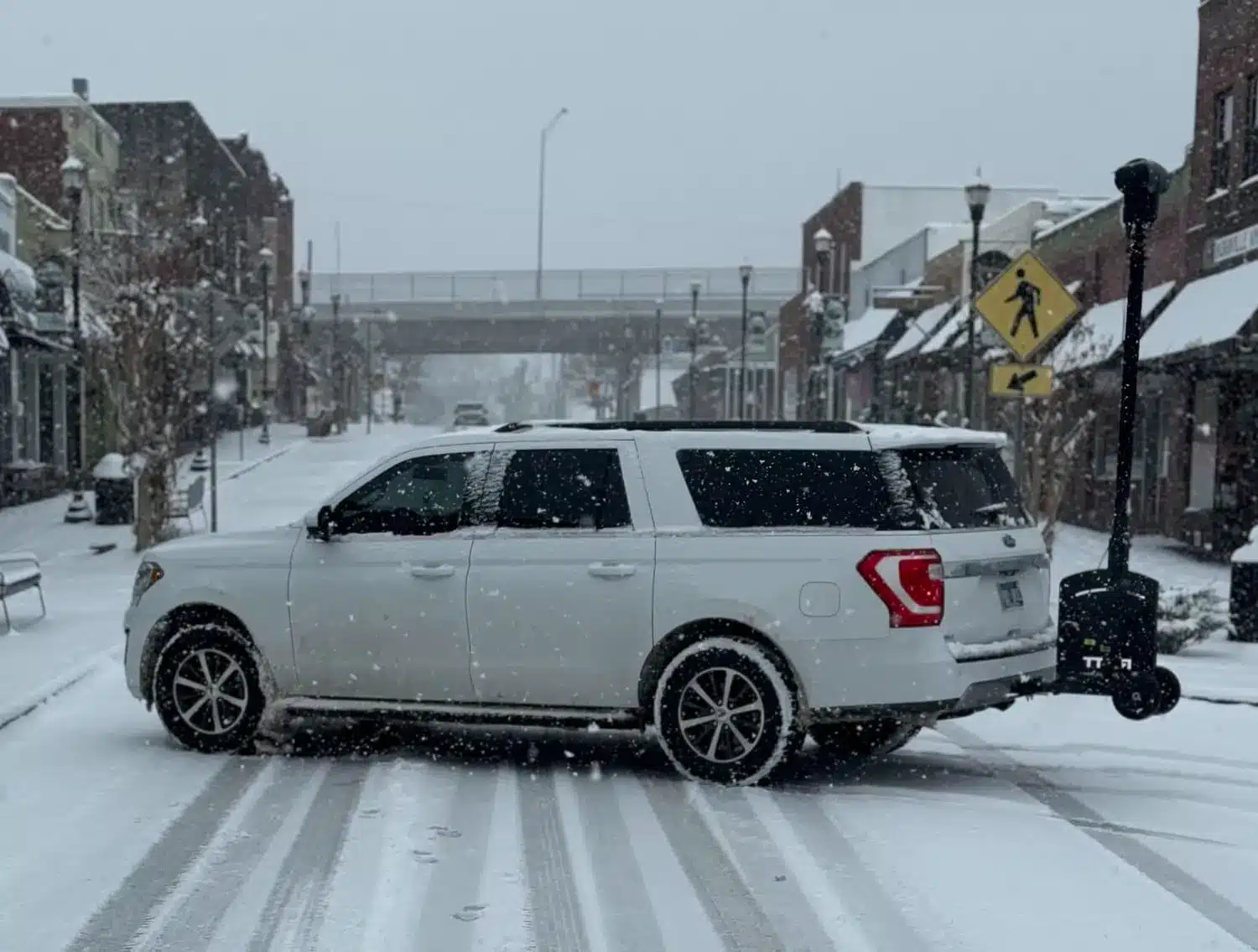 Real-Time Monitoring of Storm Conditions