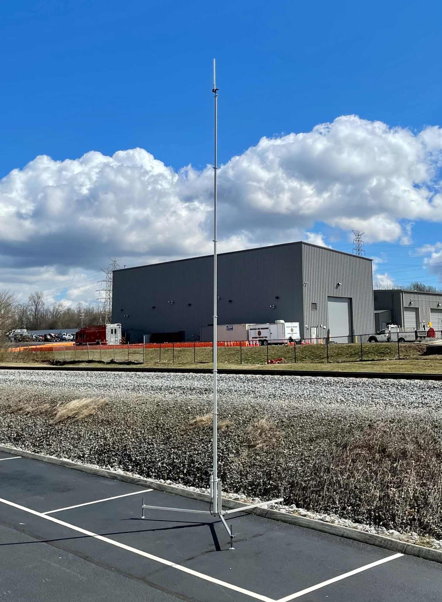 Fast Tripod-Mounted Telescopic Mast for First Responders